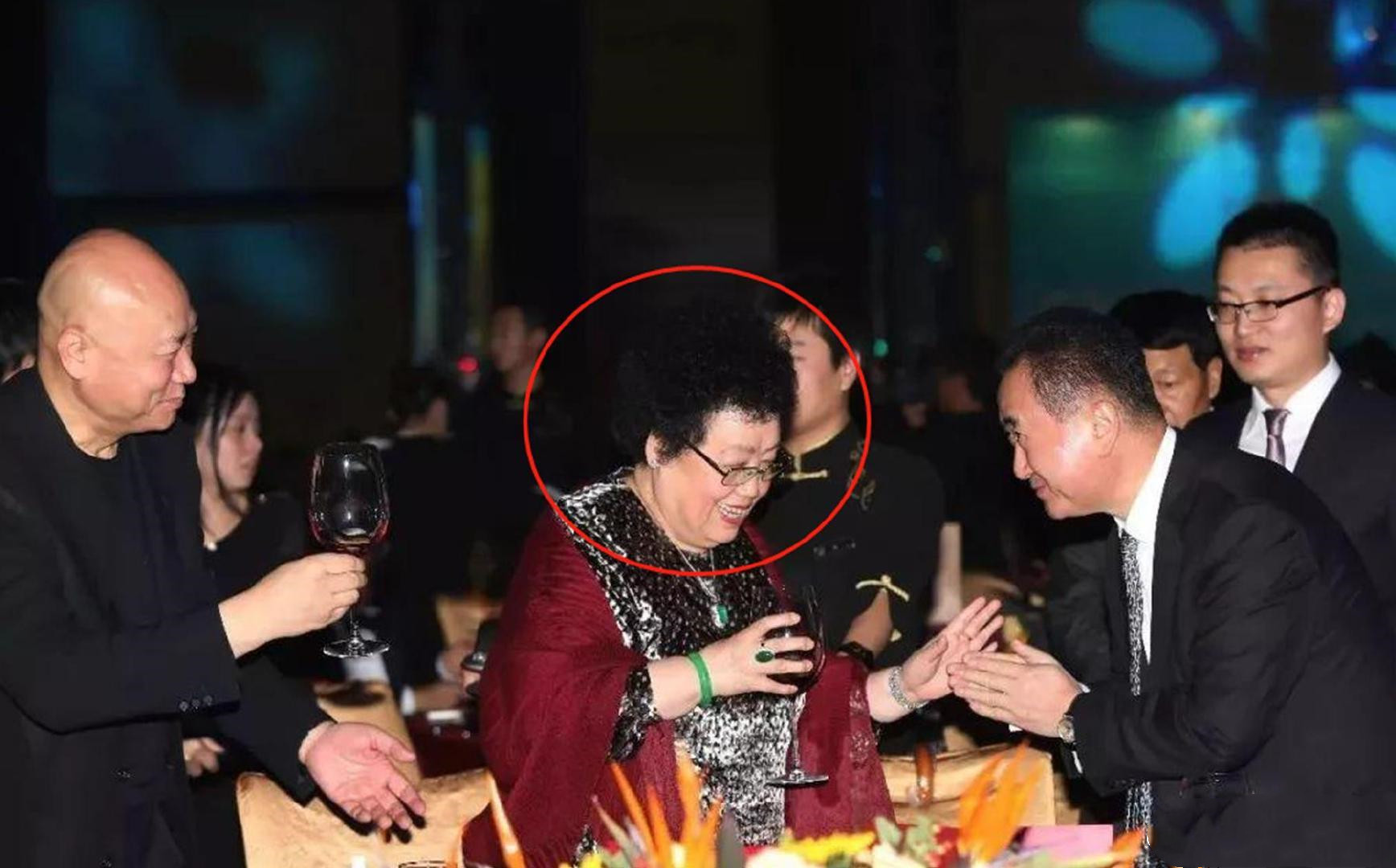 Chi Chongrui, who is touted as the richest man in the entertainment ...