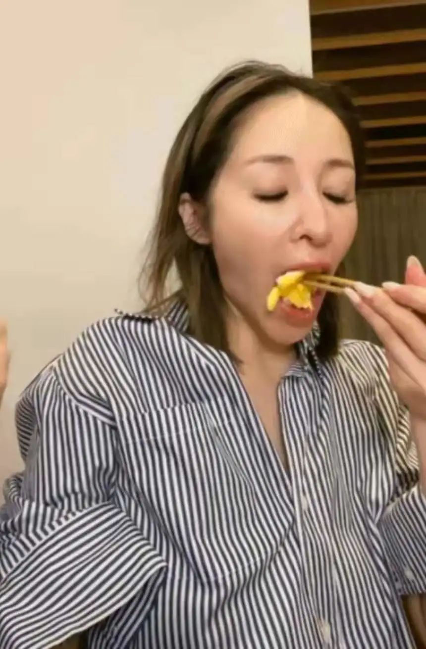 Jing Tian, Gong Jun Huang, Pan Yueming, Dong Jie, Xiao Yaxuan and Huang Hao - iNEWS