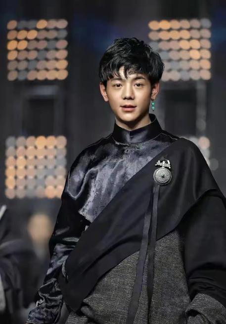 Ding Zhen opens a studio and releases a new album. Is it a flash in the ...