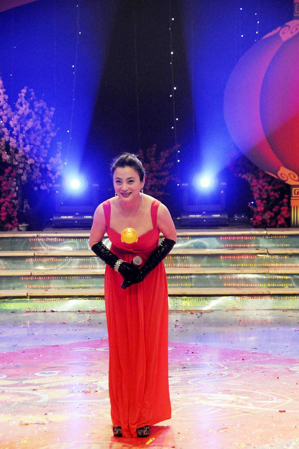 Li Lingyu, who is almost 60 years old, is still so beautiful, and her ...