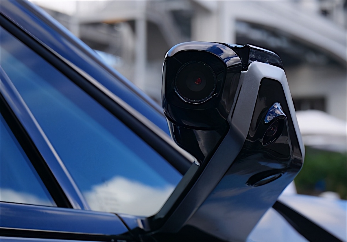 Japanese legislation to abolish traditional rearview mirrors?After ...