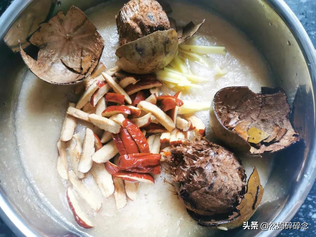 Homemade autumn pear paste, a cup of sweet water every day, so that the ...