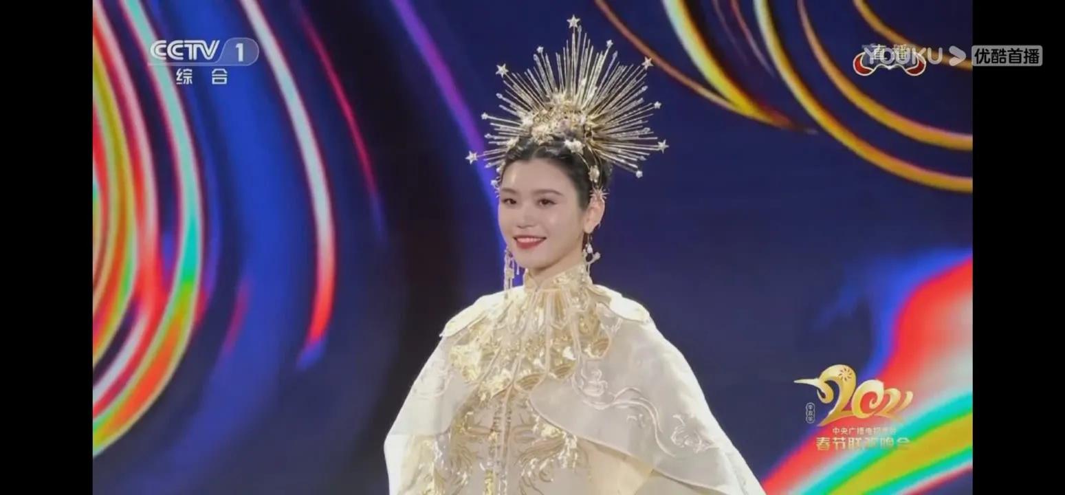 After midnight on the Spring Festival Gala, Liu Ye sang obviously, Yang ...