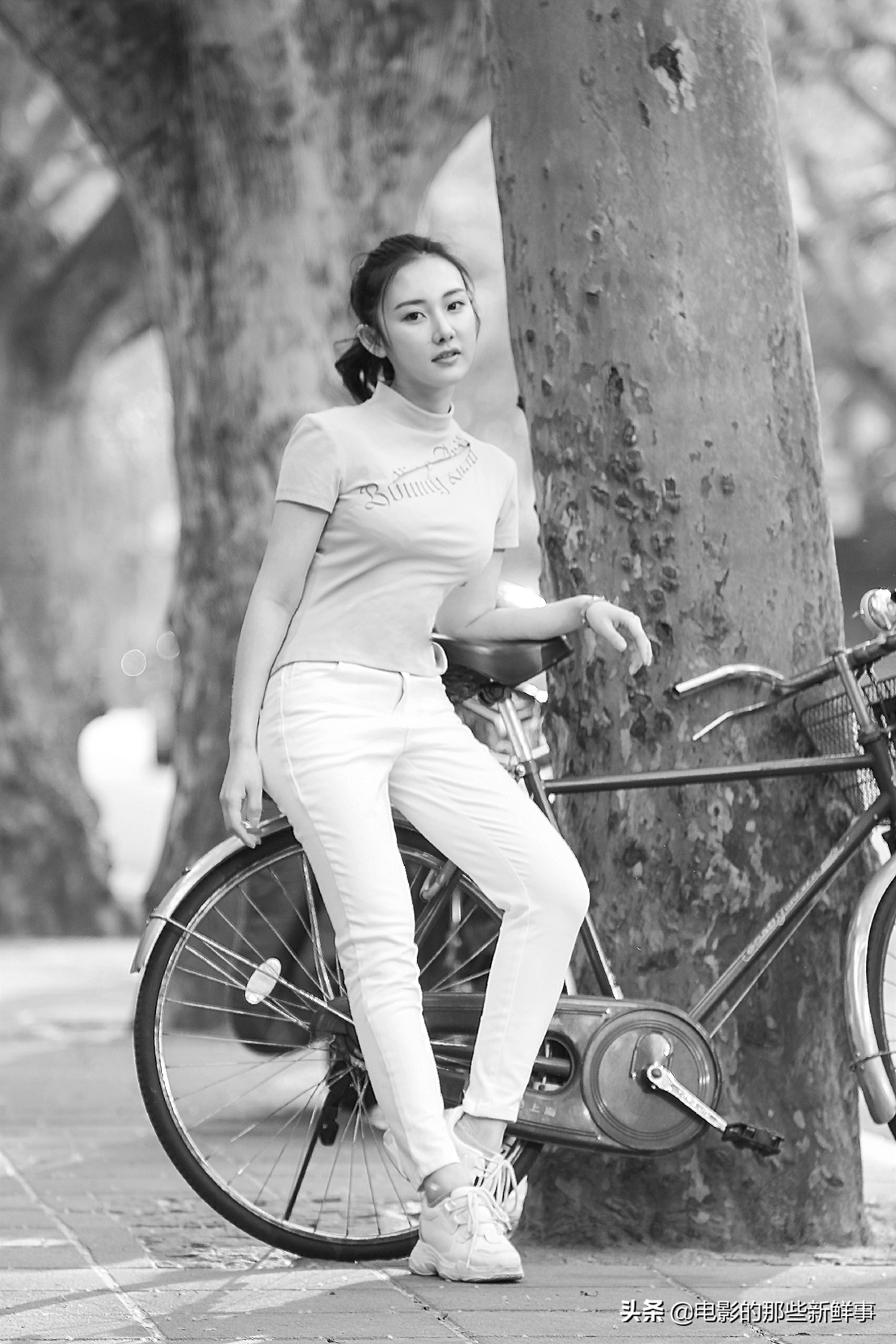 Sun Ruoqi, born in 1995, has a beautiful and quiet photo, full of ...