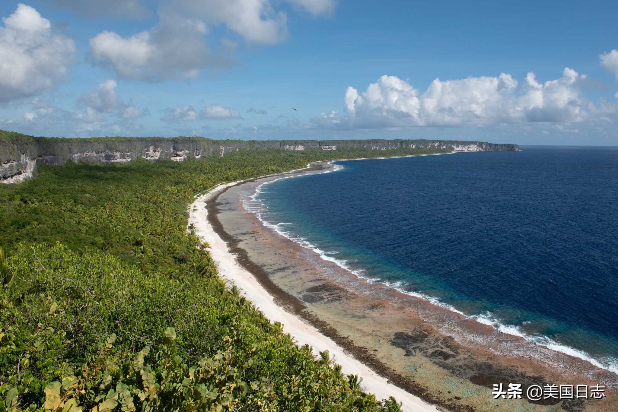 Take you into the remote Makatea Island, explore the living environment ...