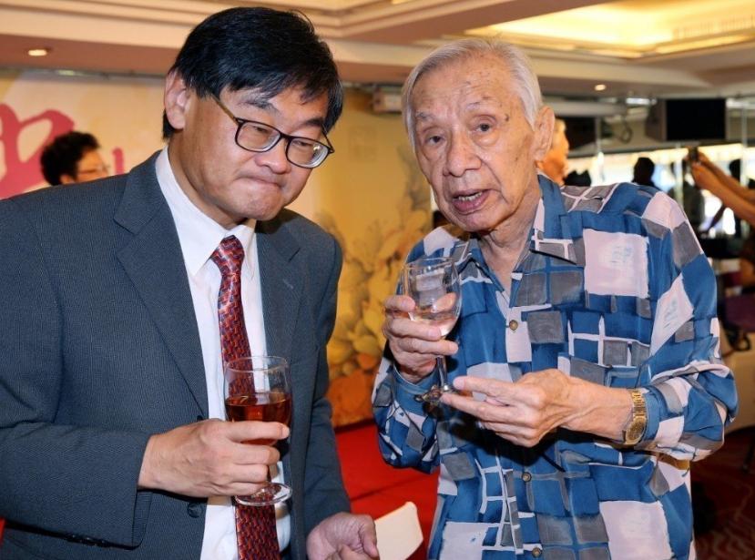 98-year-old "Zhang Sanfeng" Chang Feng is still filming, and he has ...