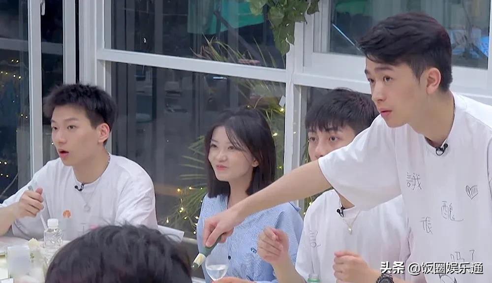 Smart love: 4 girls, 5 boys and 5 have their first date, Wang Jingzong ...