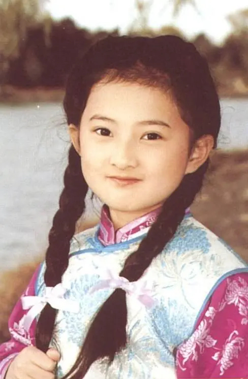 Jin Ming: Starred in "Little Wanjun" at the age of 9, was admitted to ...