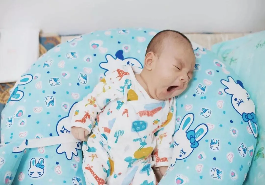 What are the signs of sleepless baby?Baby to sleep is not practical how ...