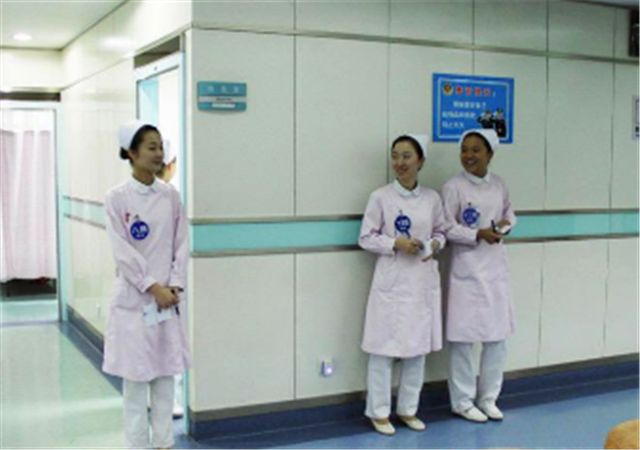 At the end of 1976, Deng Xiaoping was secretly admitted to the South ...