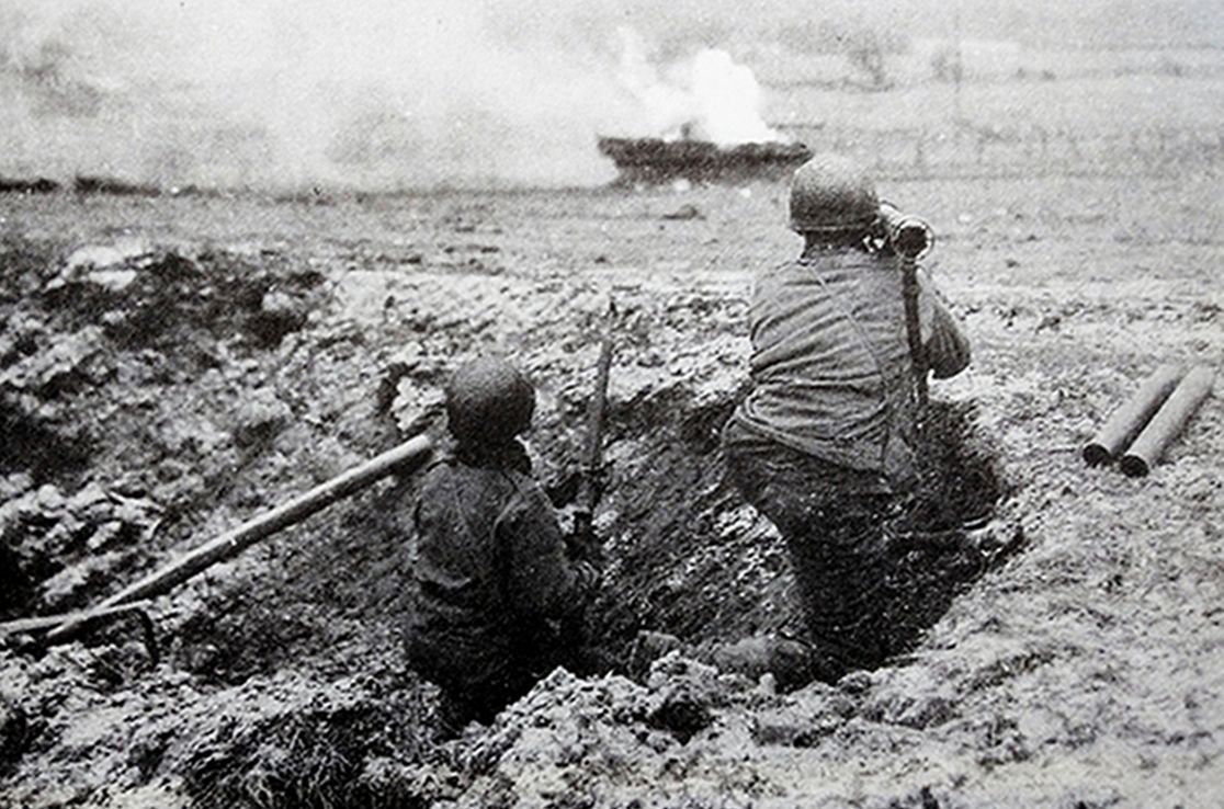 The Bazooka Rocket Launcher of American Light Weapons in World War II ...