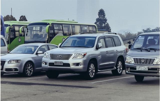 North Korea Watch, netizens show you luxury cars on the streets of ...