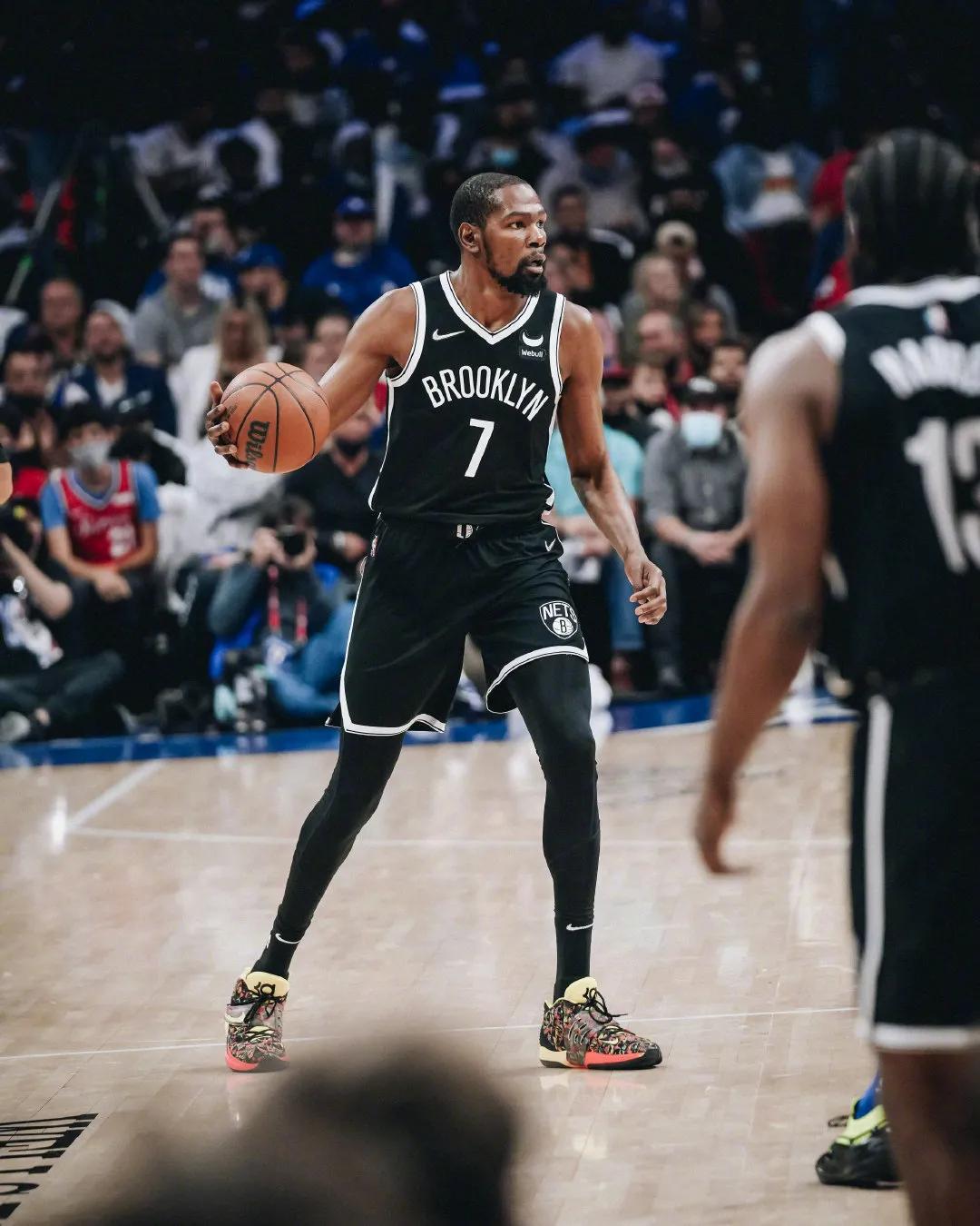 The Nets finally reversed!10 out of 12 to serve Embiid!He saved Harden ...