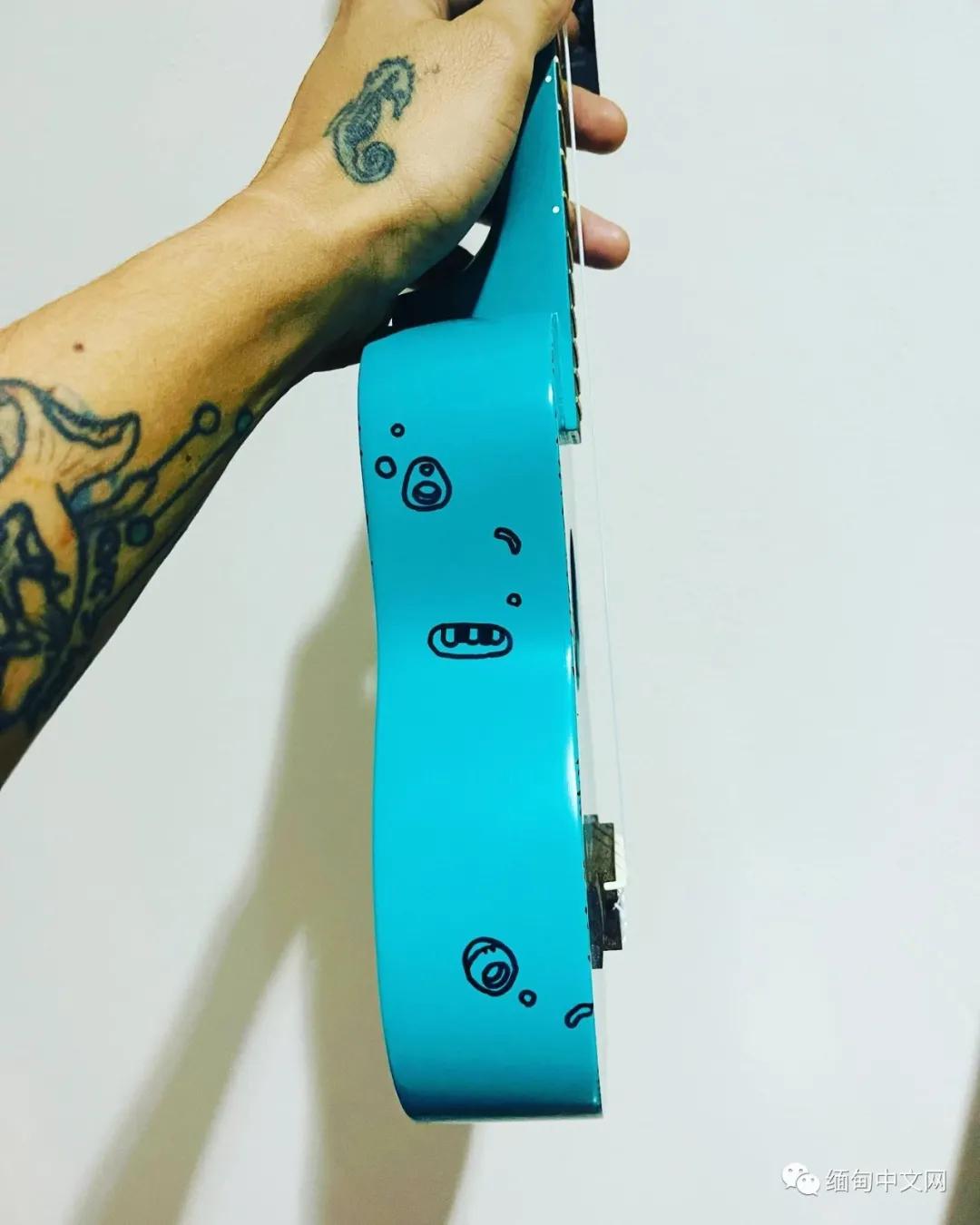 After the famous Burmese singer broke the world record, his parents ...