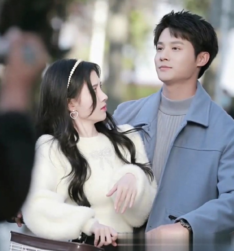 Ju Jingyi's modern drama exposes his shortcomings. The high-waisted ...