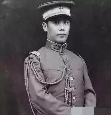 What is the final outcome of Yuan Shikai's eldest son, Yuan Keding, one ...