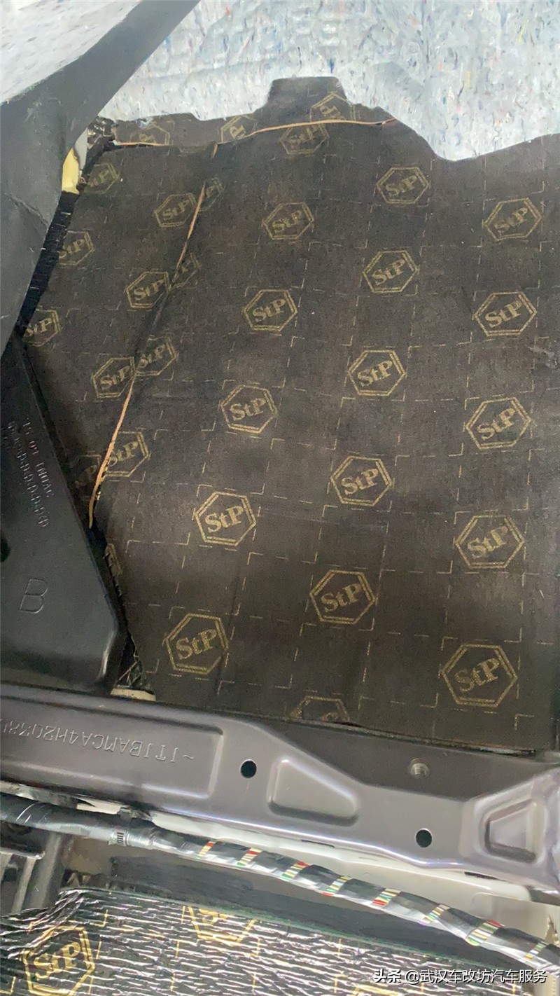 Sound insulation improves the comfort of the passenger compartment ...