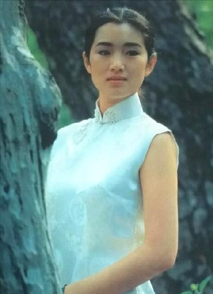 Gong Li's 20-year-old swimsuit photo exposed, she is still youthful ...