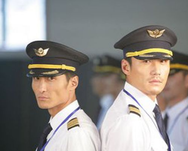 There is a "contrast" called Hu Bing and Hu Dong brothers, his younger ...