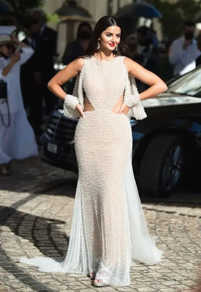 Iranian international supermodel, devil figure and angelic appearance ...