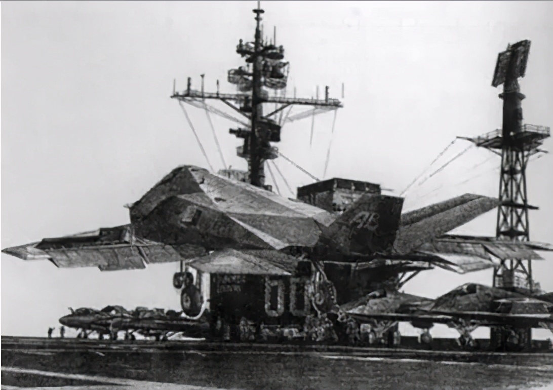 F117N "Seahawk", the US Navy's 30-year-leading stealth carrier-based ...