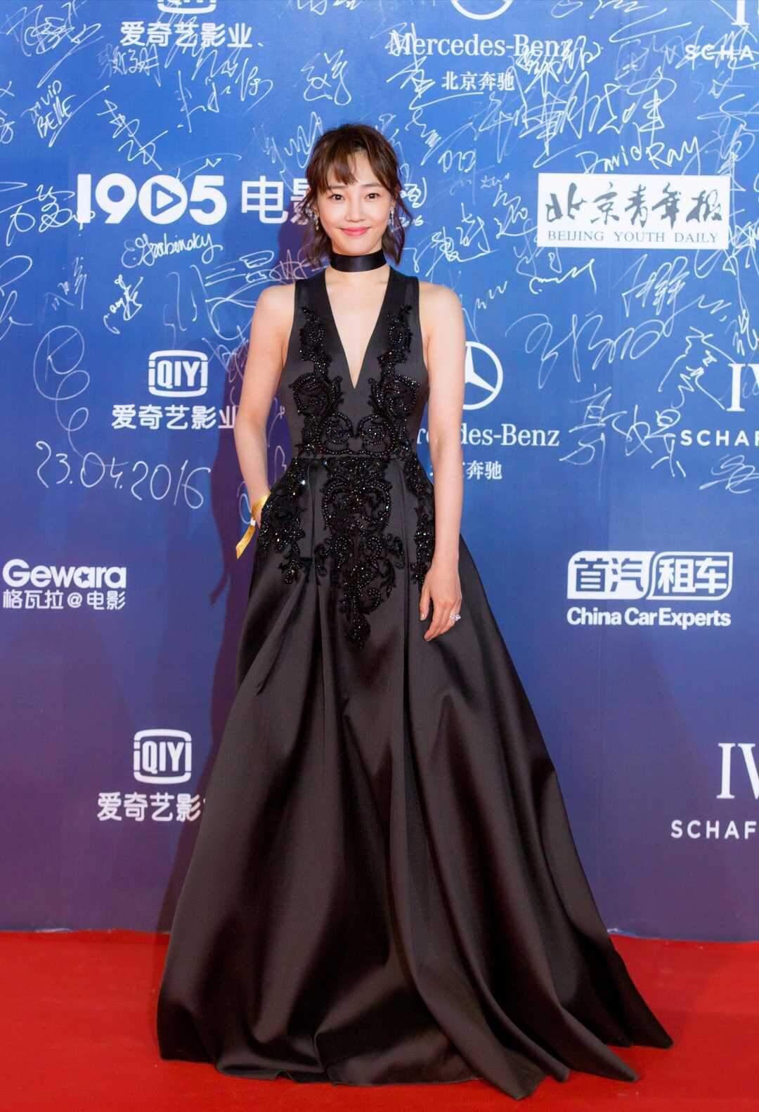 Behind the single, Bai Baihe is more and more feminine!Wearing a little ...