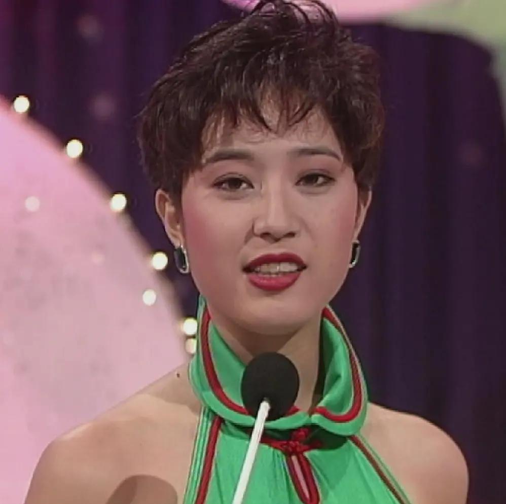 Zhu Yin introduced her to her. As the champion of Hong Kong sister, why ...