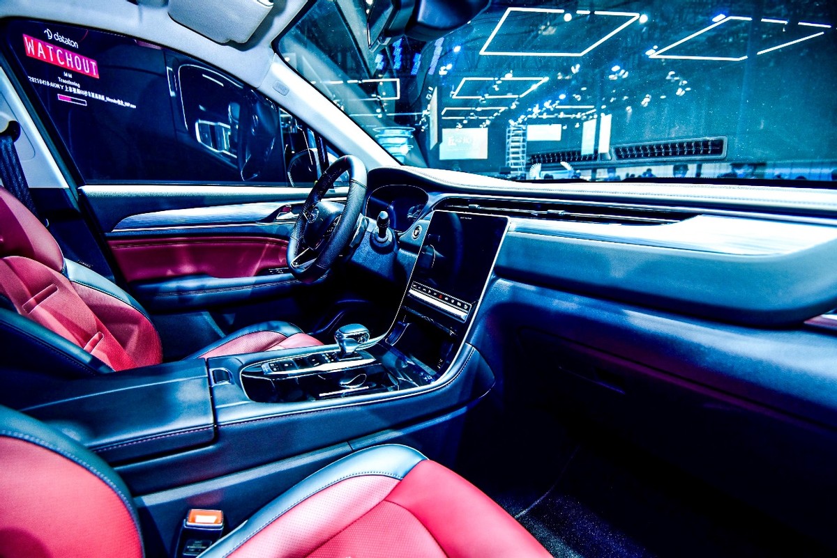 New upgrade of the gameplay, Trumpchi GS4 PLUS helps his brother stage the ultimate PK - iNEWS