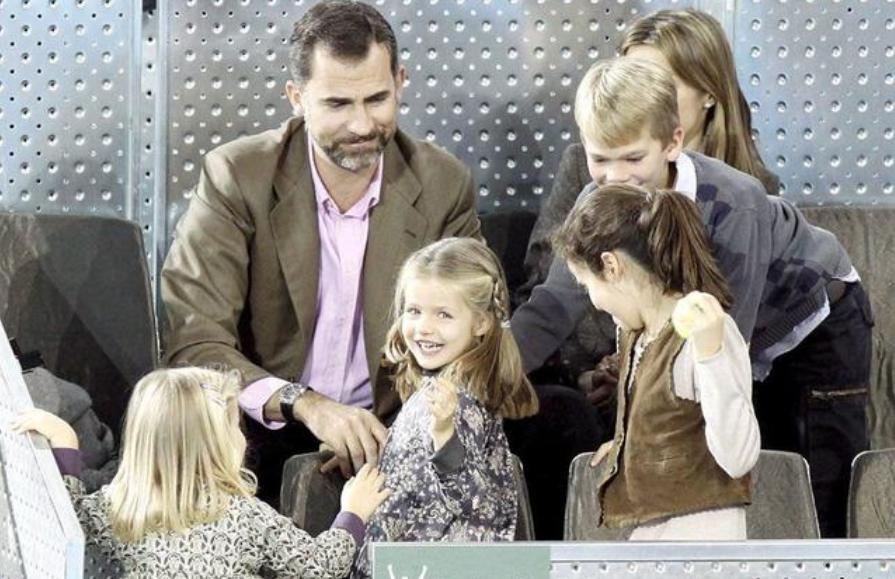 When Princess Leonor was a child, she was very playful on the way to ...