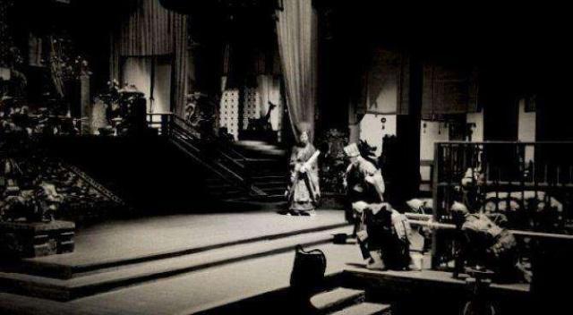 He served four emperors, recommended talents, and finally became the ...