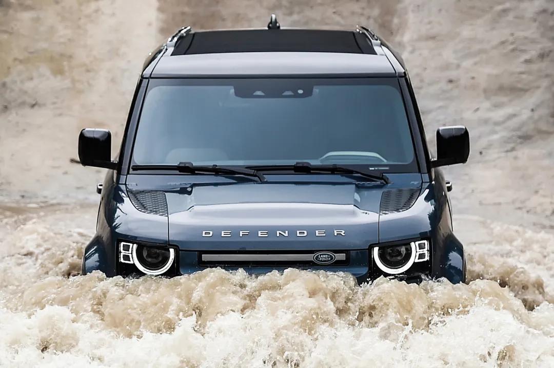 Proudly new Land Rover Defender 90 Forest Adventure Tour - iNEWS