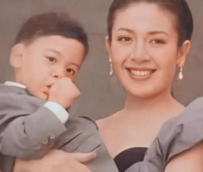 The royal family announces that Suthida has no children, and the king ...