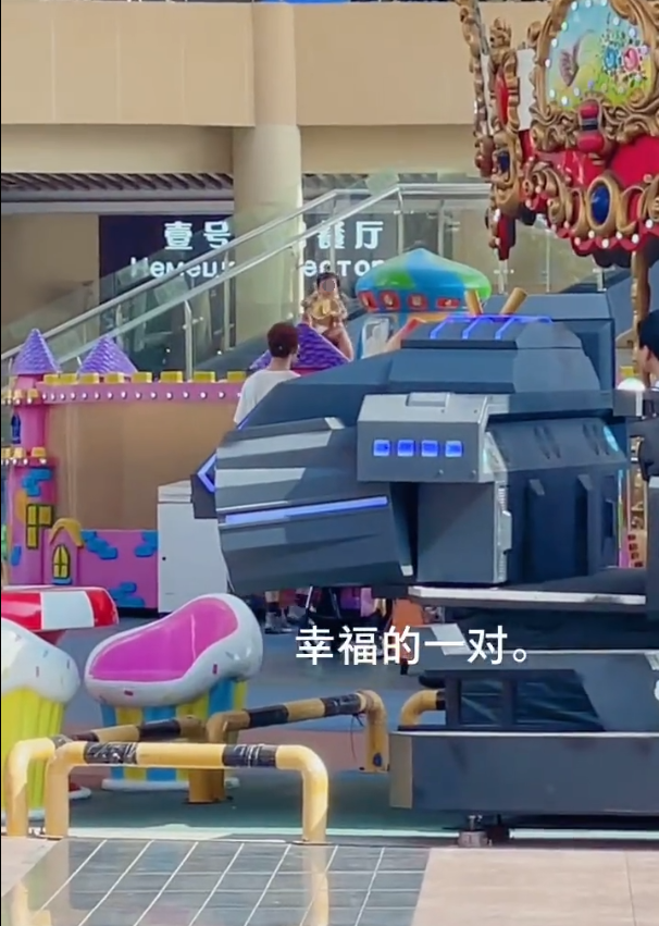 After Zhang Yujian publicly married and had a daughter, the family went ...