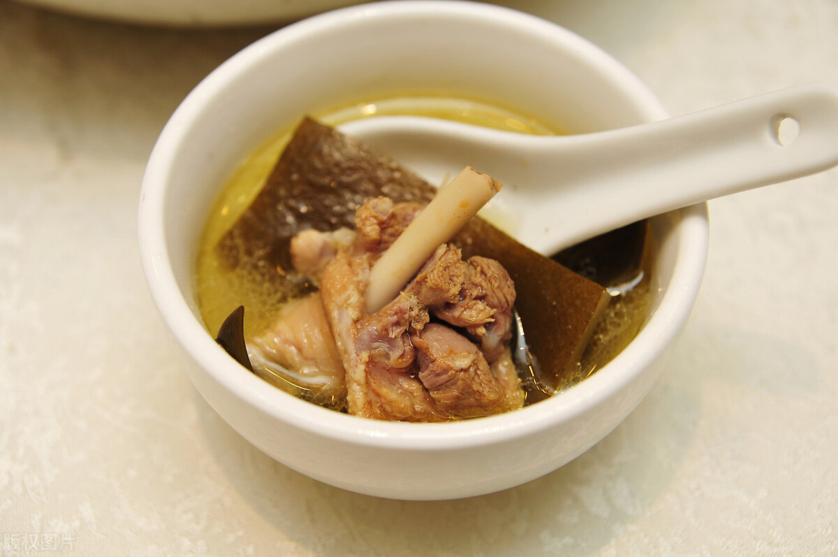 "Half duck in July, half taro in August." Ducks are the most plump in ...