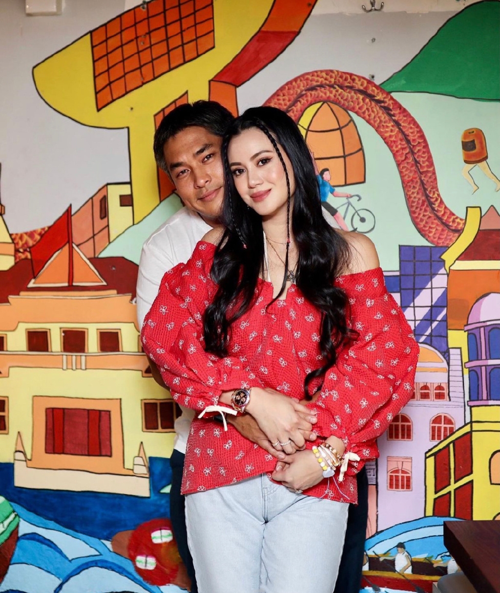 Lin Tian'er celebrated her husband's birthday, He Zhengde has white ...