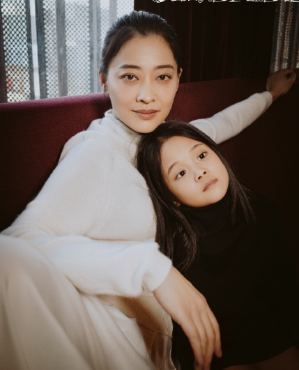 Mei Ting's family of four rarely appeared, 45-year-old without makeup ...