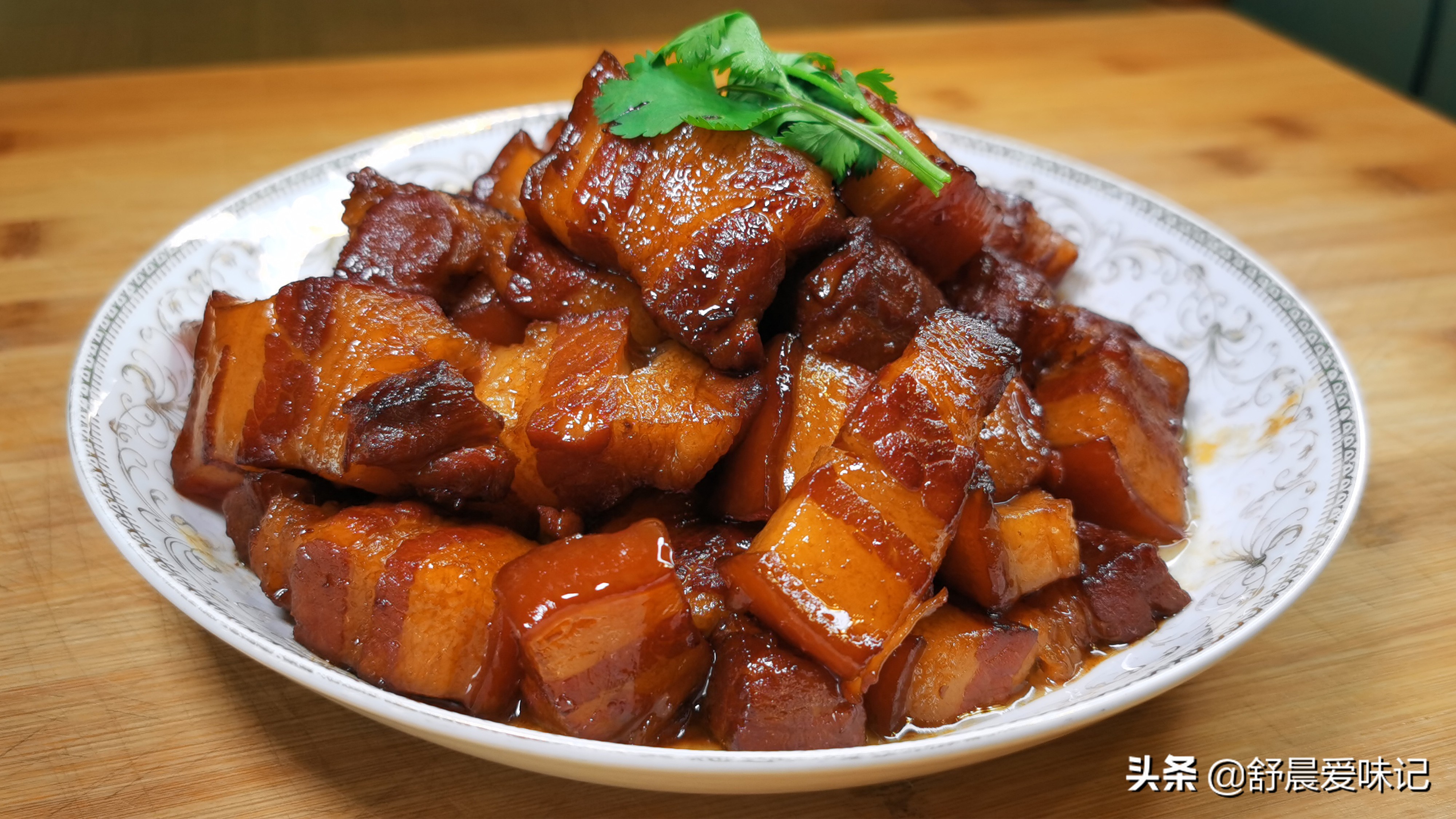 How to make braised pork delicious?Authentic homemade method, fat but ...