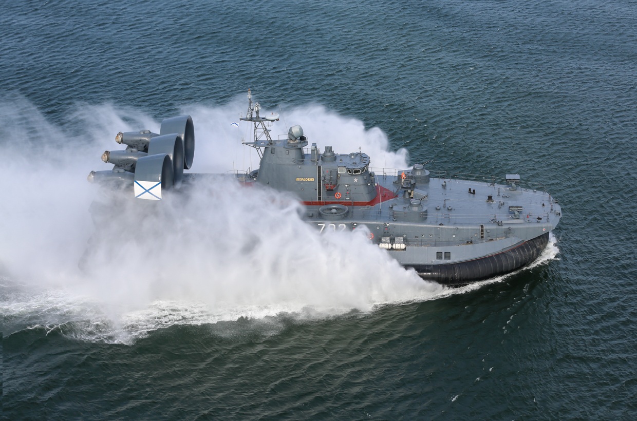 Picture of the European Bison 100, the air cushion landing ship that ...
