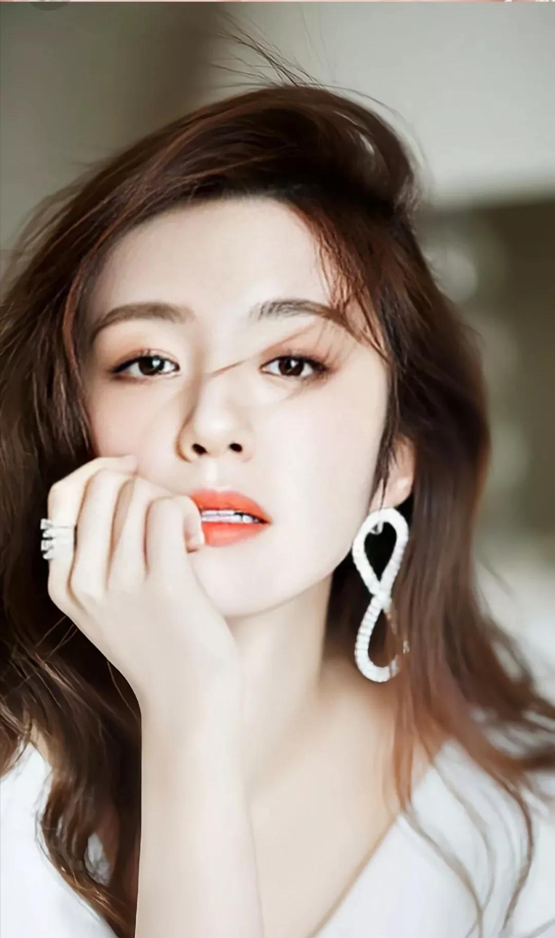 Goddess Wang Xiaochen personal photo - iNEWS