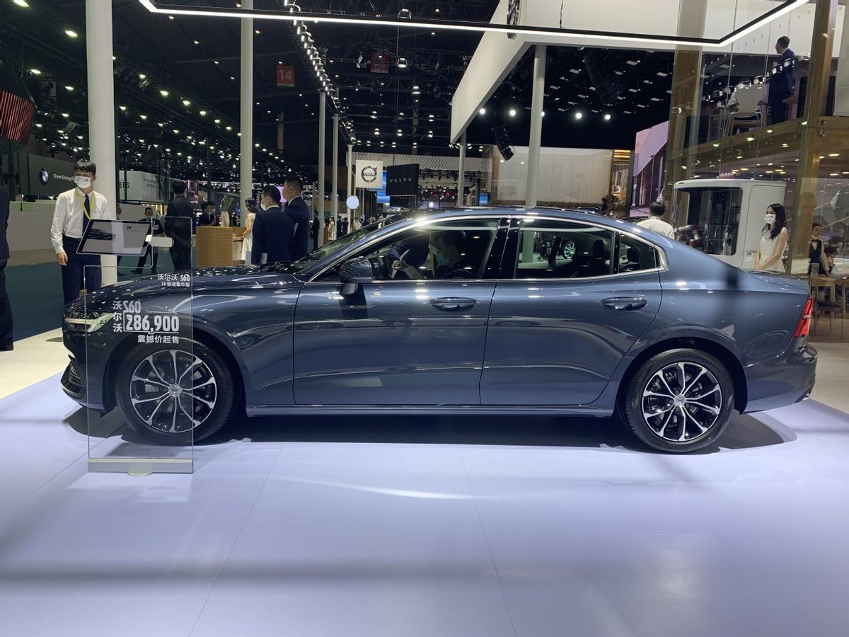 The all-new Volvo S60 has a high and youthful appearance. Although it is a good car, its sales ...