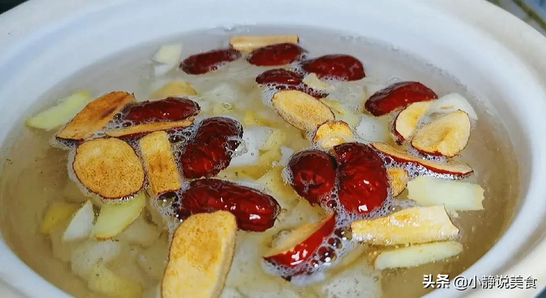 In autumn, Sydney and red dates are the perfect match. Cooked two or ...