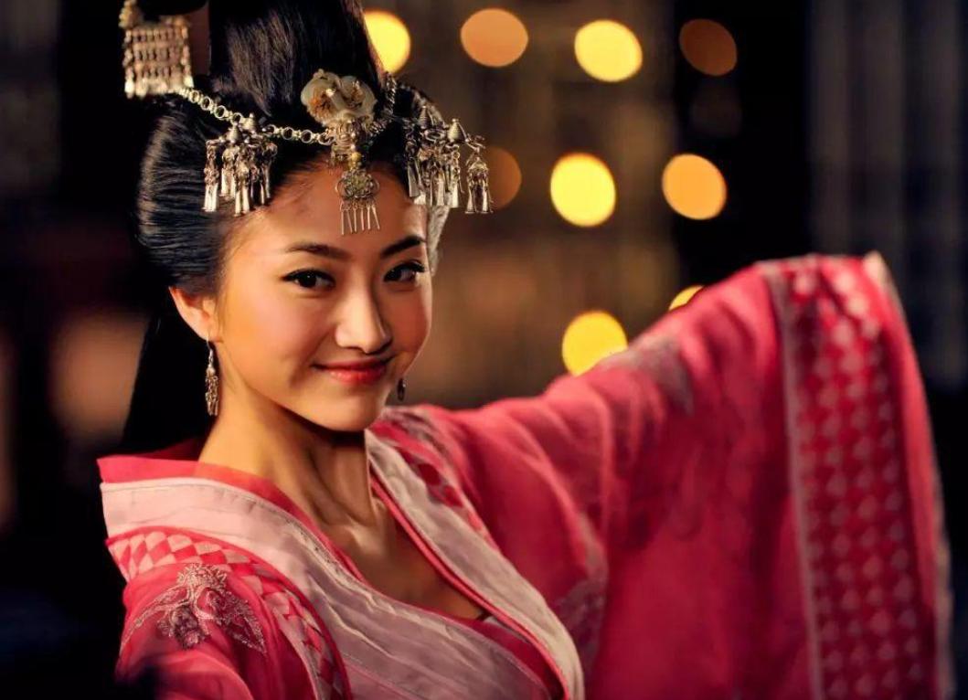 "Ji Teng" "holding red" is sweet, and the actor is a good role from the ...