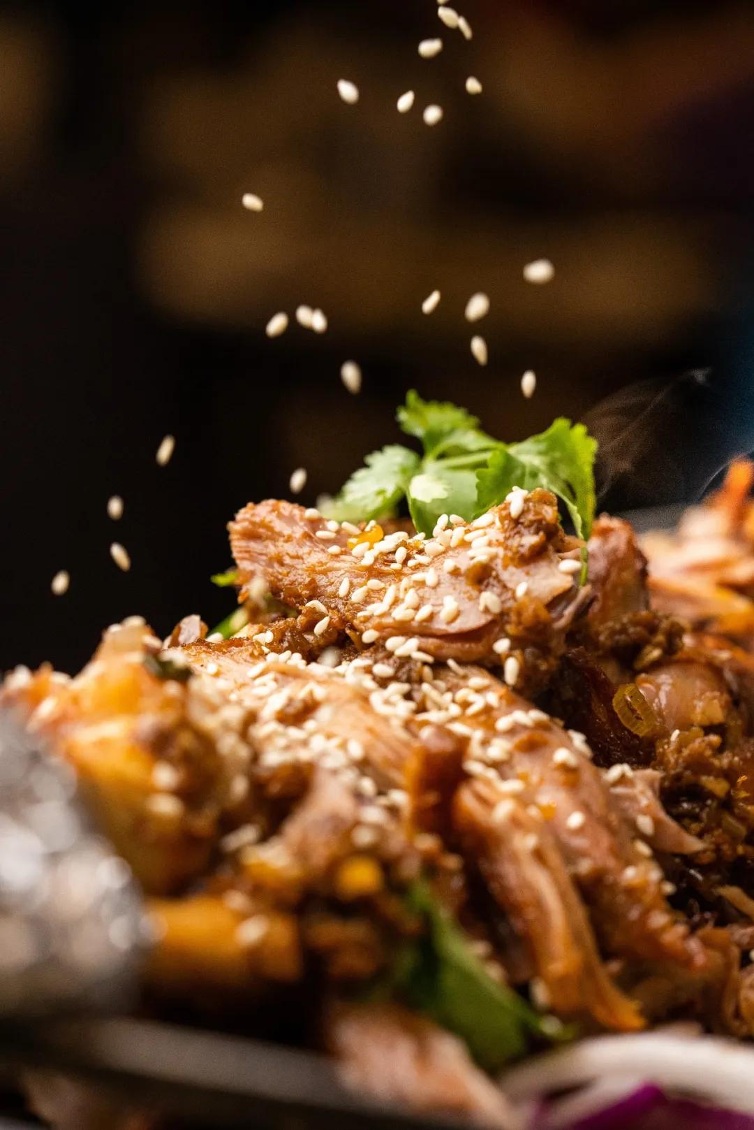 The "Giant Roasted Beef Leg", which sells for 10w a year, was finally ...