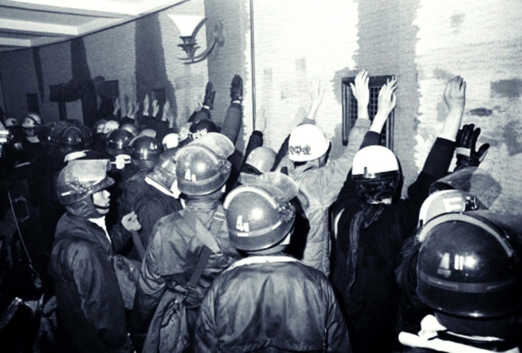 Why did the only legal gang in the world "disappear"?The fall of the ...