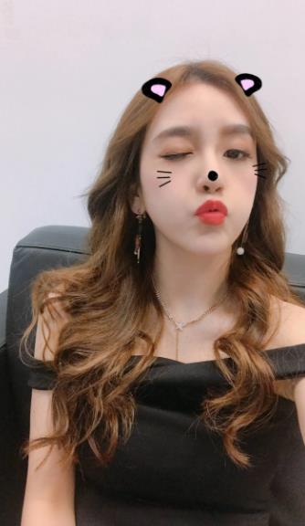 Rita, one of the four golden flowers of LPL, released her first solo ...