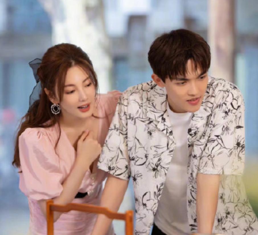 Li Bingxi's birthday gift to Zhang Yuqi was a piano bow. Netizens: A ...