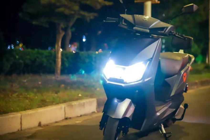 With one charge and a battery life of 100 kilometers, Yadi has released ...
