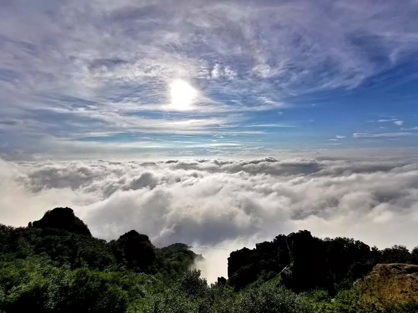 Fangshan Baihua Mountain, a scenic spot where you can drive to the main ...
