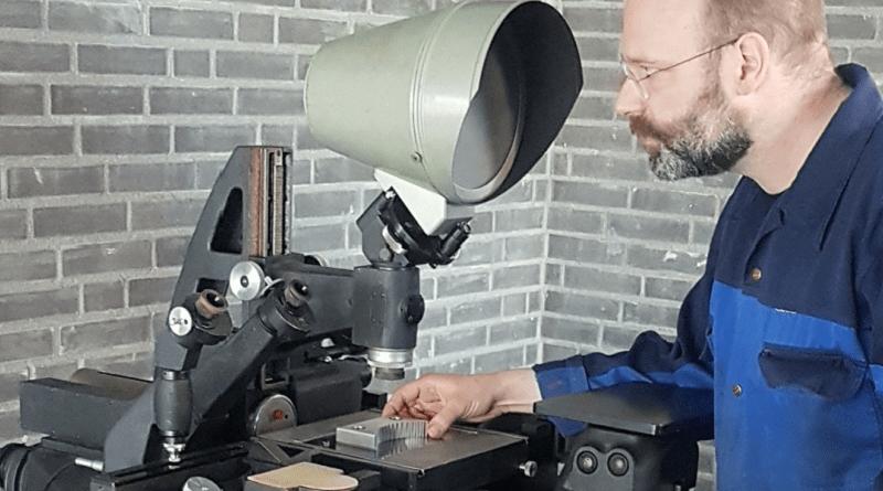 Zeiss measuring machine in 1930, still ensuring accuracy after 80 years ...