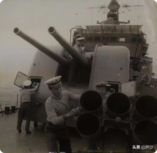 The Type 75 Rocket Depth Bomb of the PLA destroyer's anti-submarine ...
